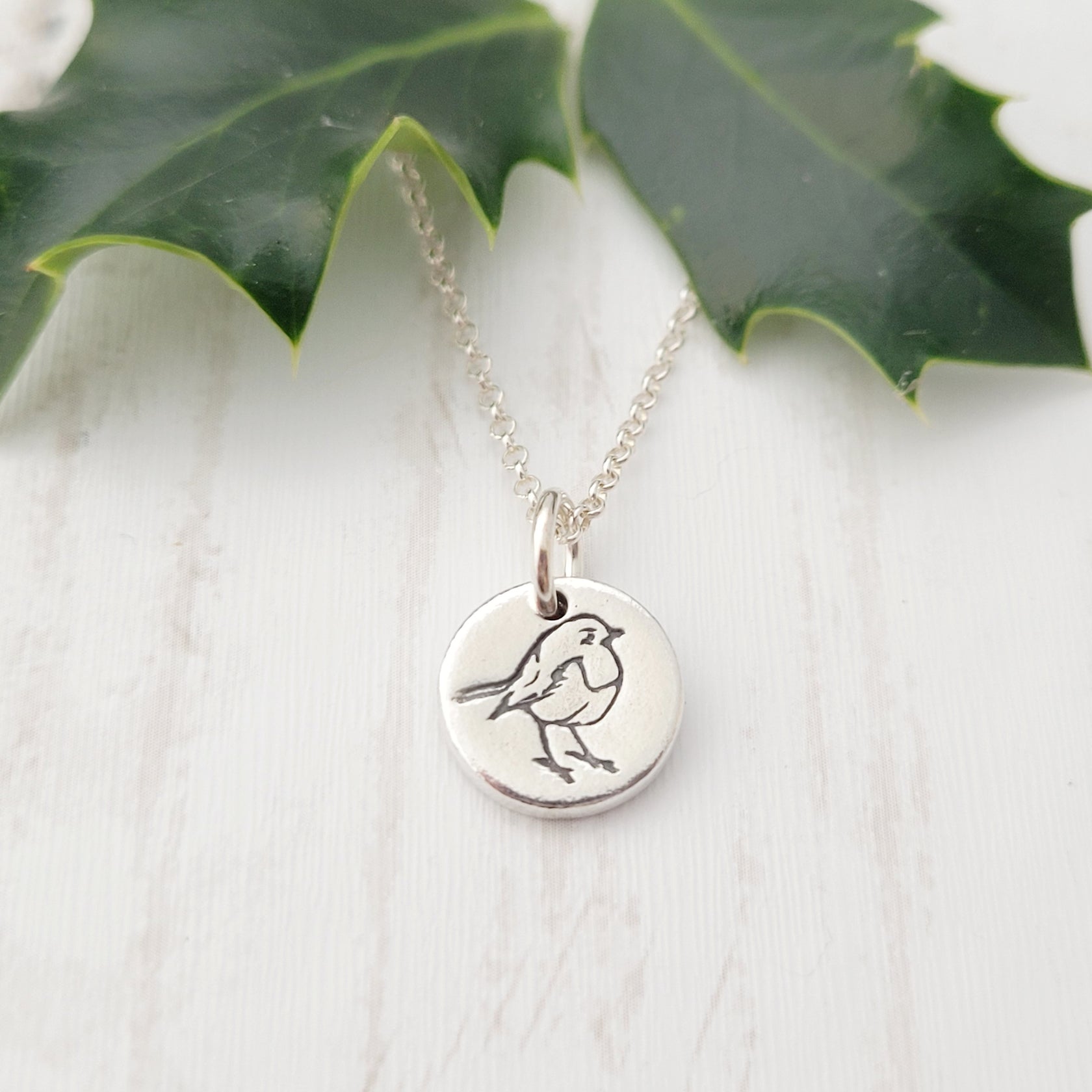 Sterling Silver Tiny 1cm Robin Bird Necklace – Flutterbuyzstudio