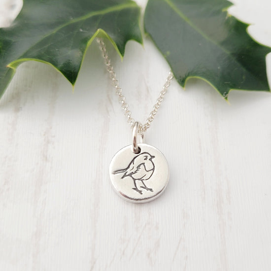Sterling Silver Tiny 1cm Robin Bird Necklace – Flutterbuyzstudio