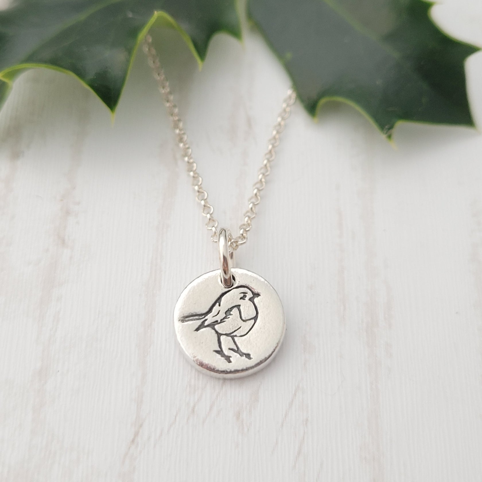Sterling Silver Tiny 1cm Robin Bird Necklace – Flutterbuyzstudio